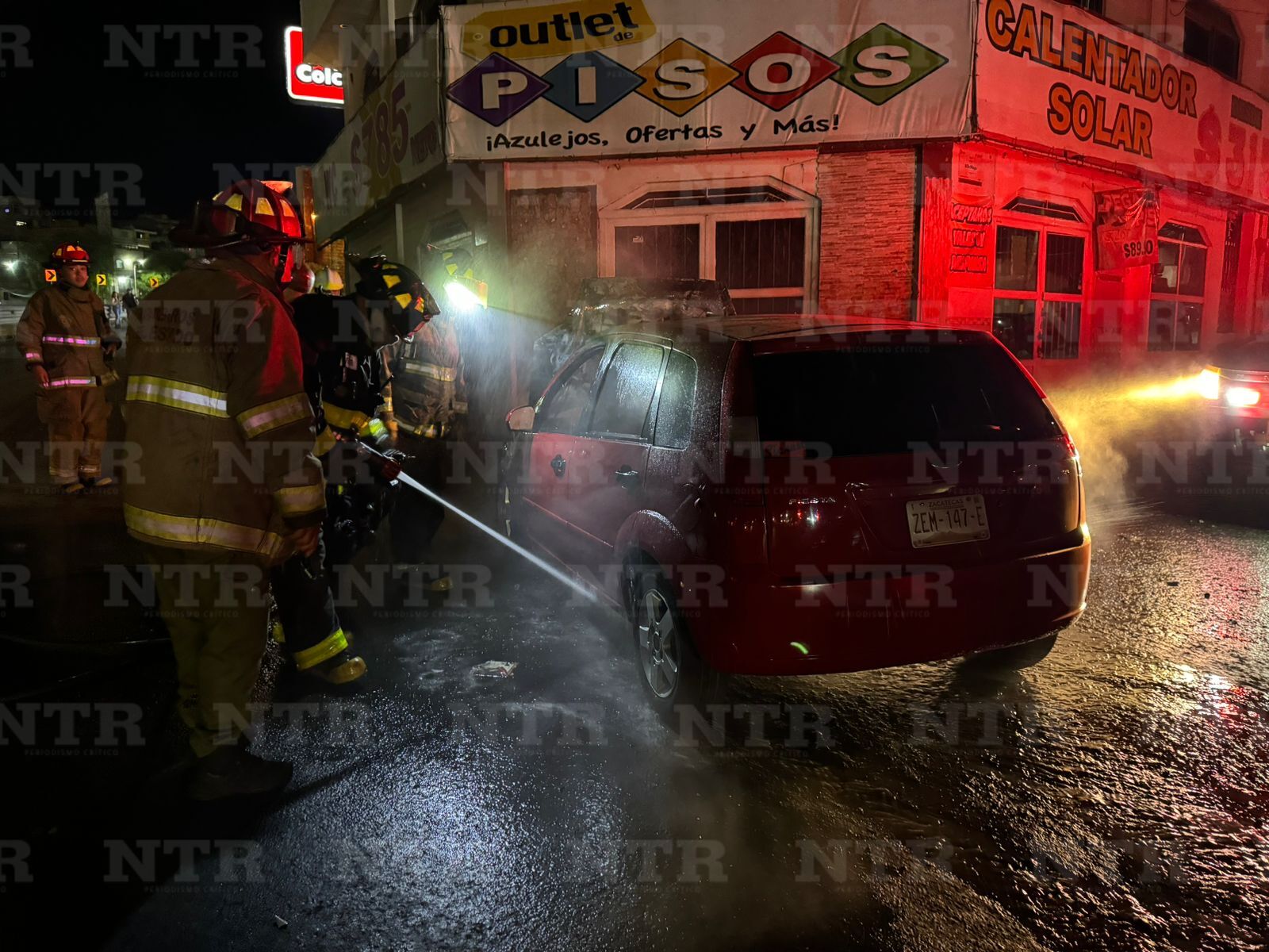 Registran incendio de un automóvil sobre bulevar - NTR Zacatecas
